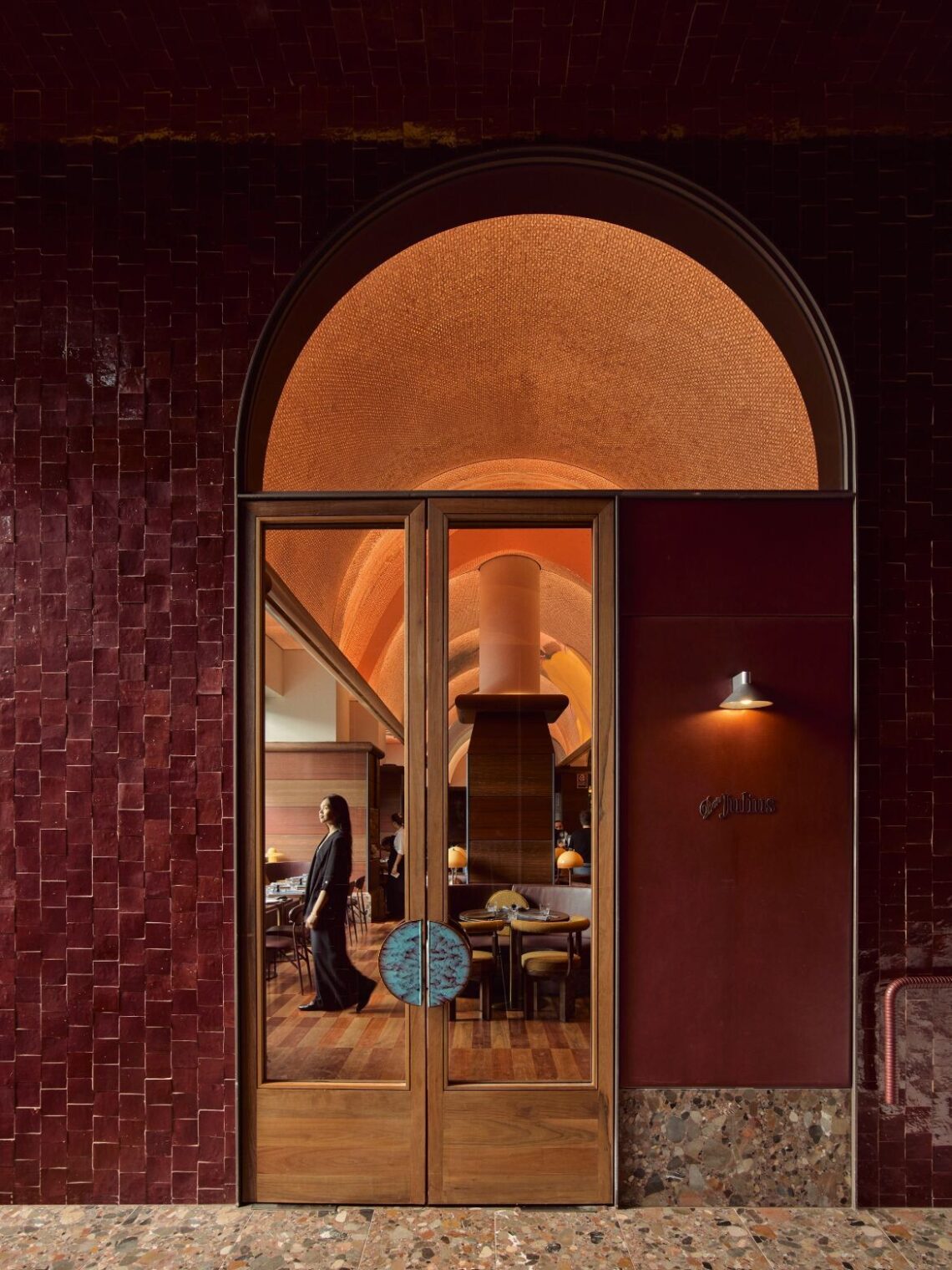 SJB - Bar Julius | IndesignLive