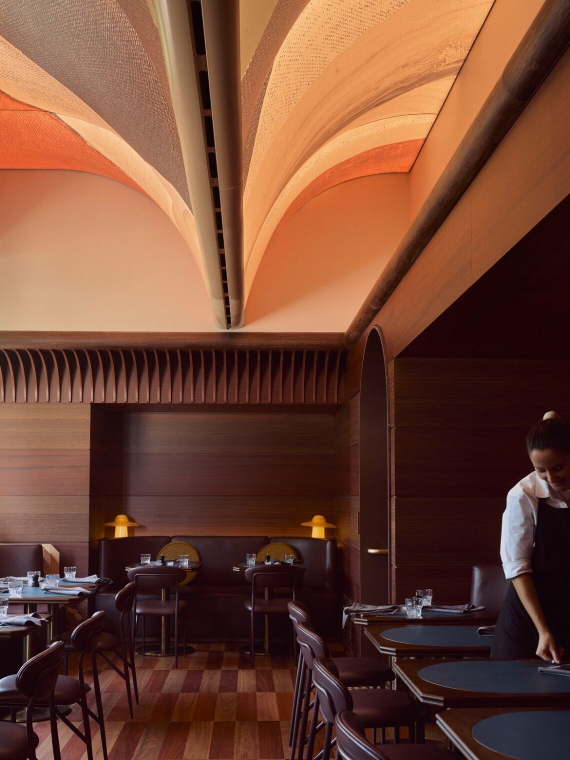 SJB - Bar Julius | IndesignLive