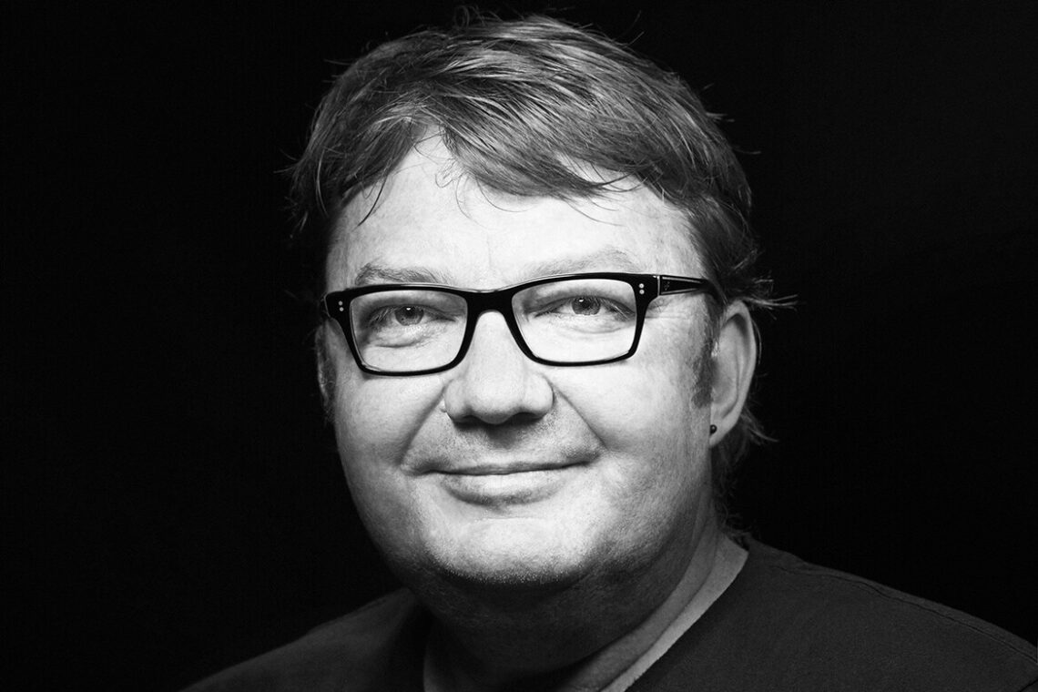 Vale Simon Barr | IndesignLive