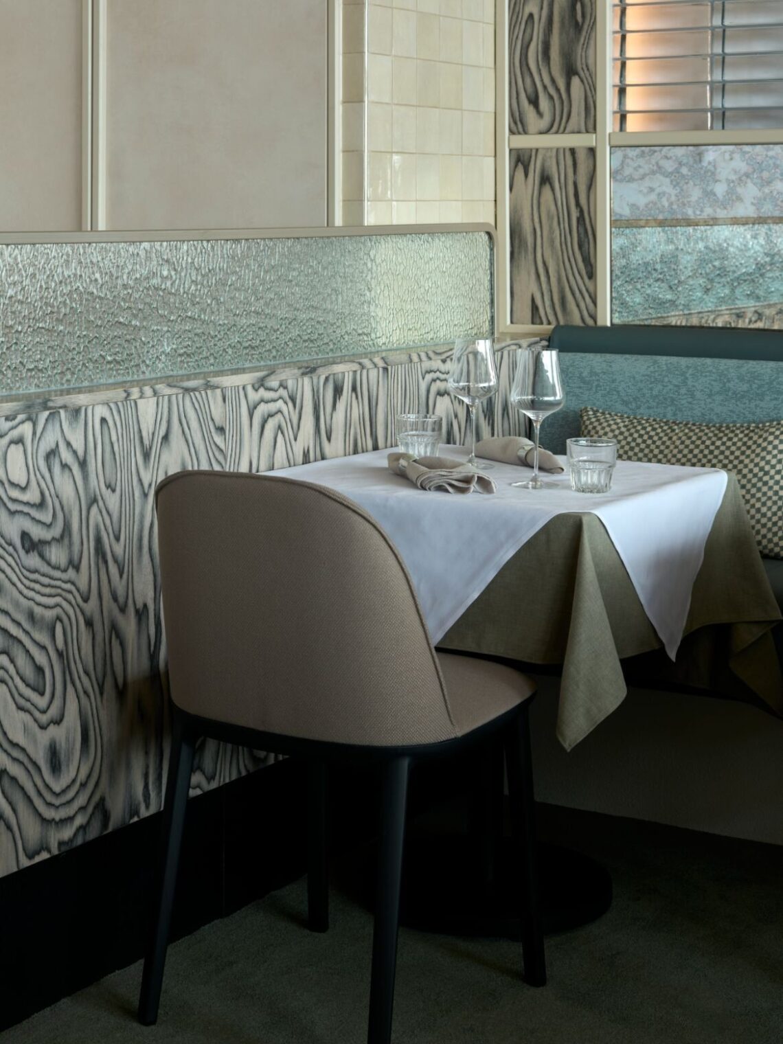 Gibney - Rezen Studio | IndesignLive