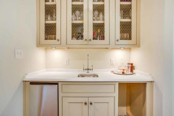 10 Best Butler's Pantry Ideas, Layouts & Designs