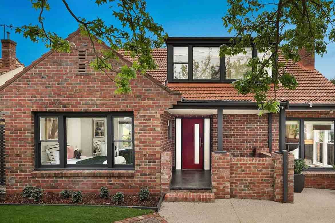 House Facade Ideas: 7 Best Home Facade Designs & Options