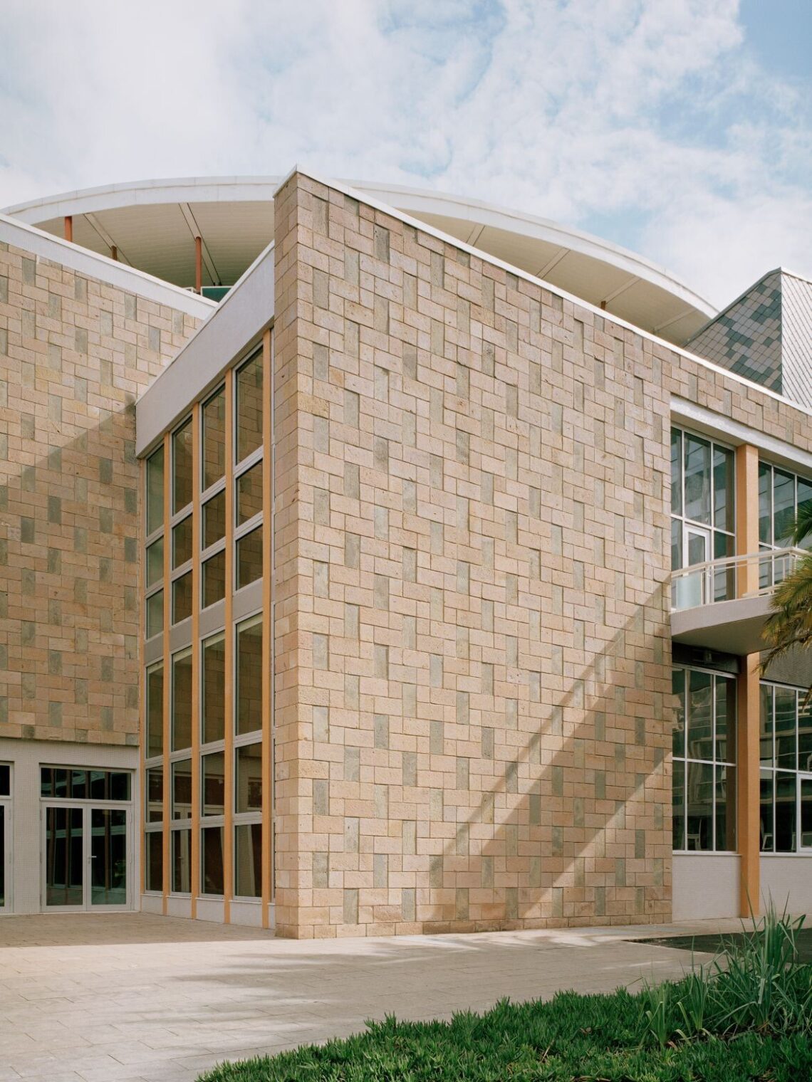 Africa Hall - Architectus Conrad Gargett | IndesignLive