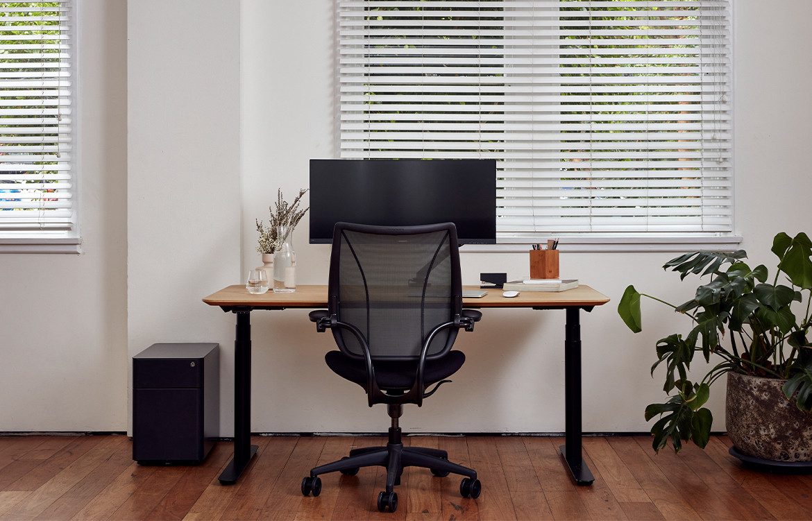 Alto 120 degree workstation | AWM | Indesignlive The Collection