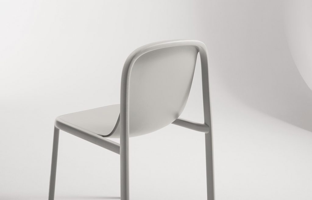 Decade Chair - Blu Dot | IndesignLive