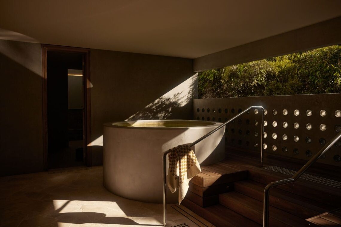 Byron Bay - Comma Byron | IndesignLive