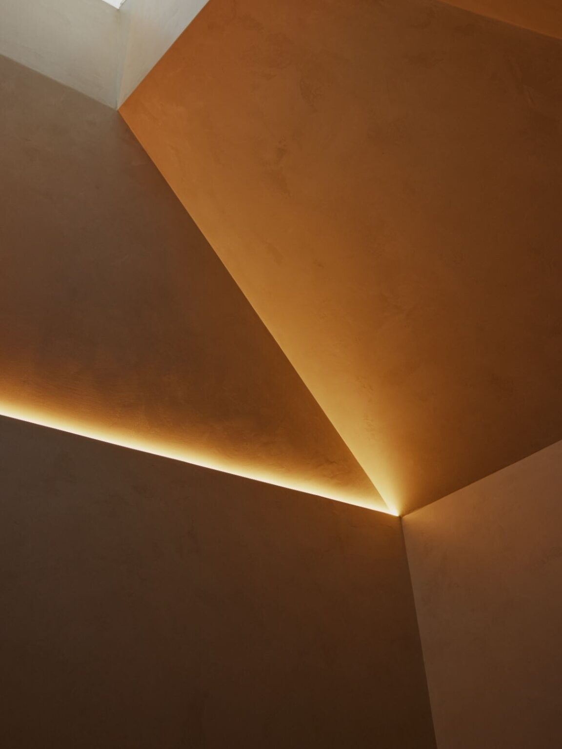 Byron Bay - Comma Byron | IndesignLive