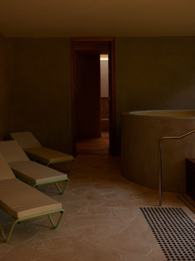 Byron Bay - Comma Byron | IndesignLive