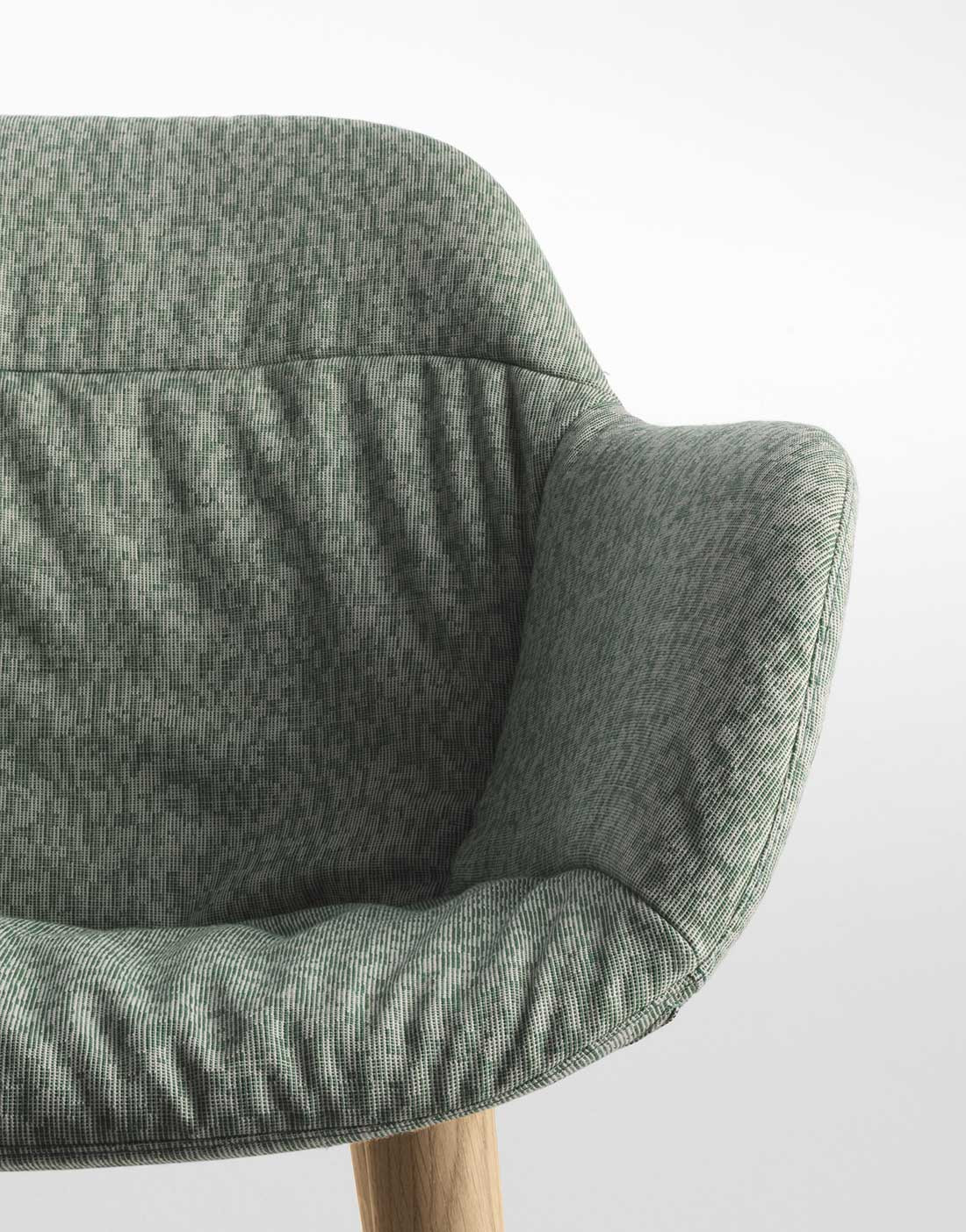 The striking form and comfort of the Pola Round collection | IndesignLive