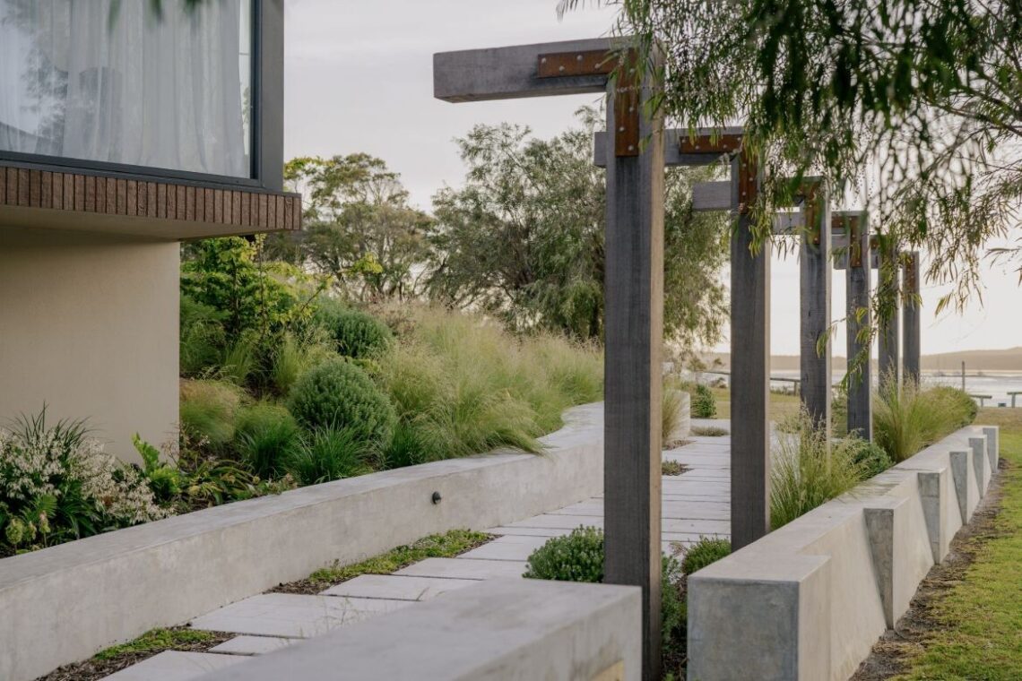 DRIFT Landscape Studio - Emu Point Retreat | IndesignLive
