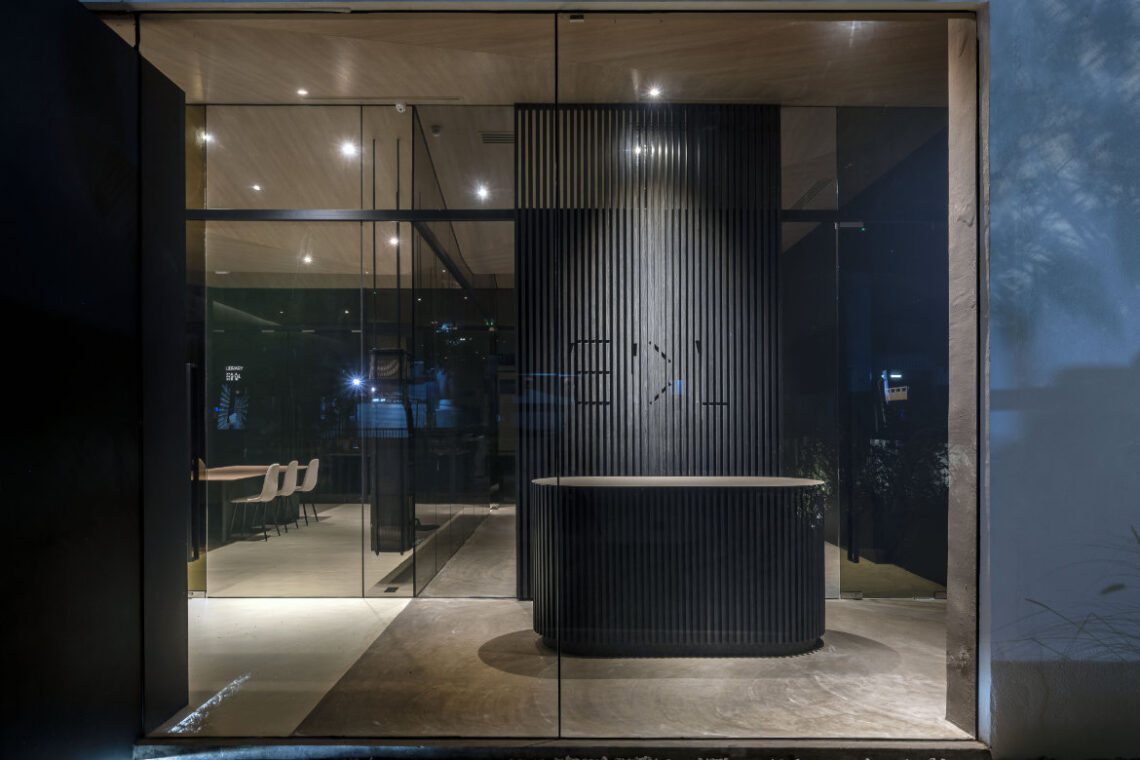 Gallery, warehouse and office combine in the new EDL Gallery in ...