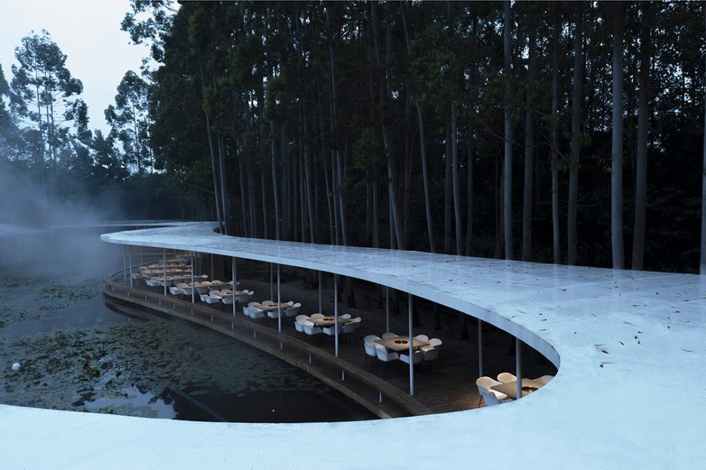 Eat hot pot in the middle of a wetland | IndesignLive