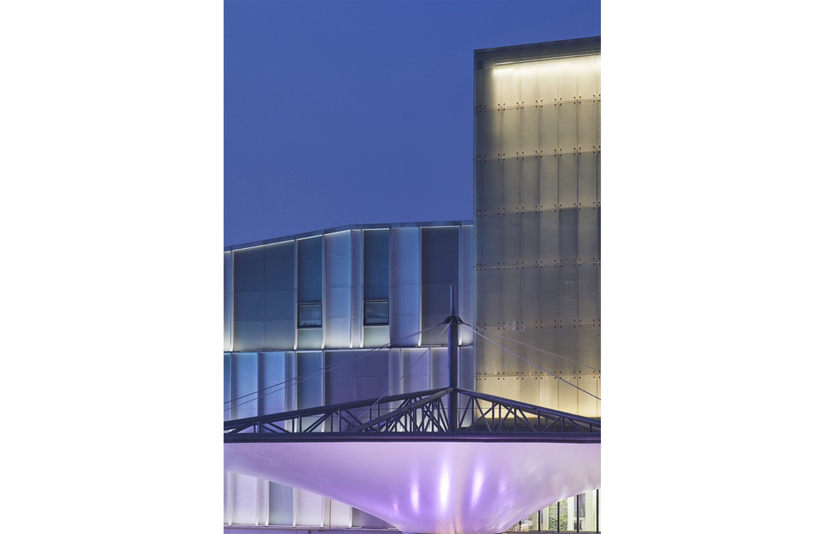 Linealuce Mini 47 – Compact Linear System | iGuzzini | IndesignLive