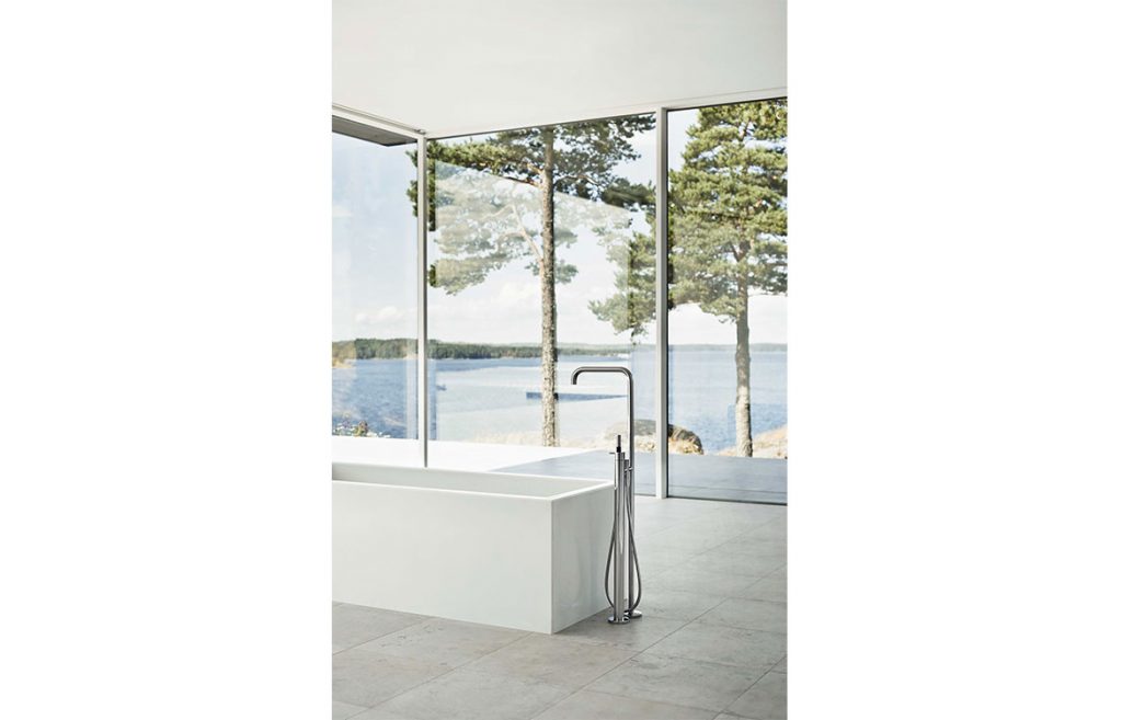 FS1 FREESTANDING BATH MIXER - VOLA | IndesignLive