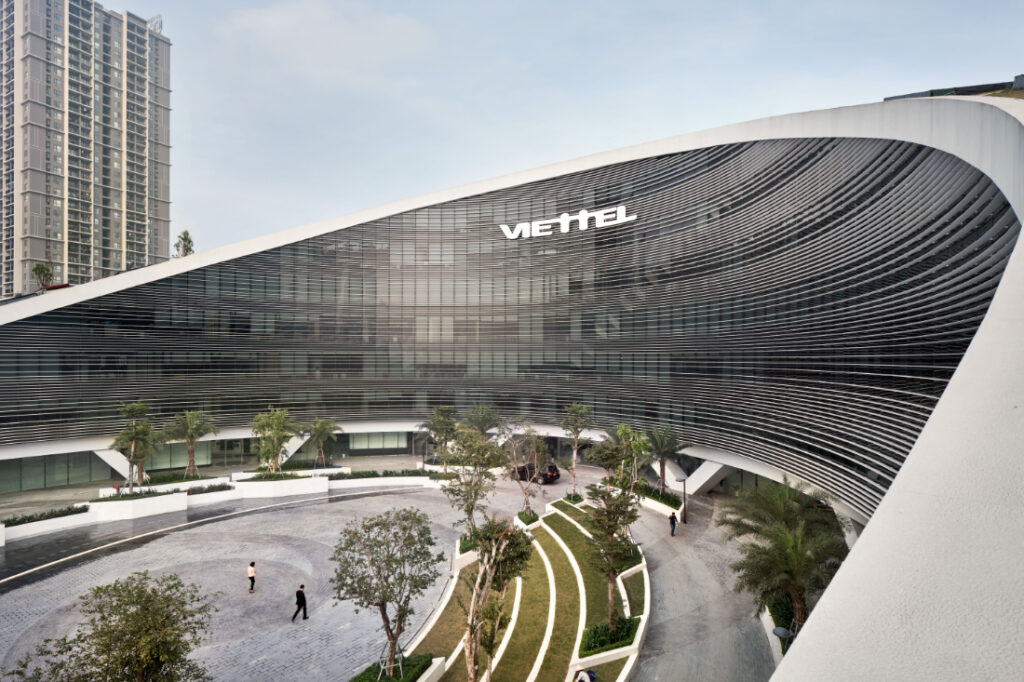 Viettel HQ by Gensler is a sloping disc-like building | Indesign Live ...