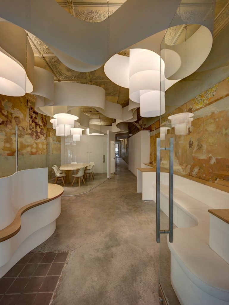 Time warp on this unexpected real estate workplace by Enter Projects ...