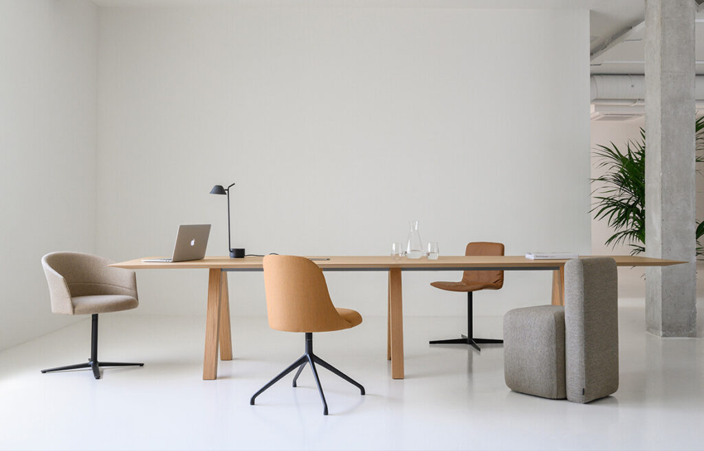 Season Chair - Space | IndesignLive